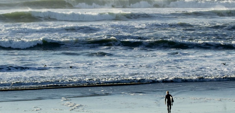 Un día de surf con Nat Young y Luke Davis. SURFER RULE