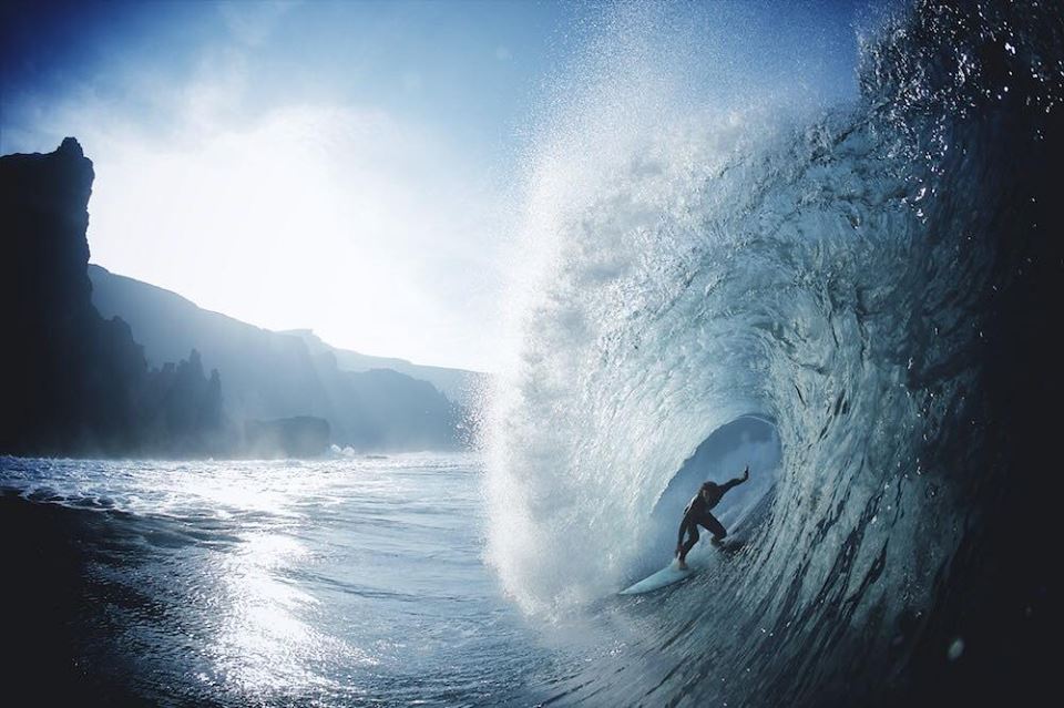 TOM LOWE Y LAS OLAS ENTRE LOS HEMISFERIOS NORTE Y SUR