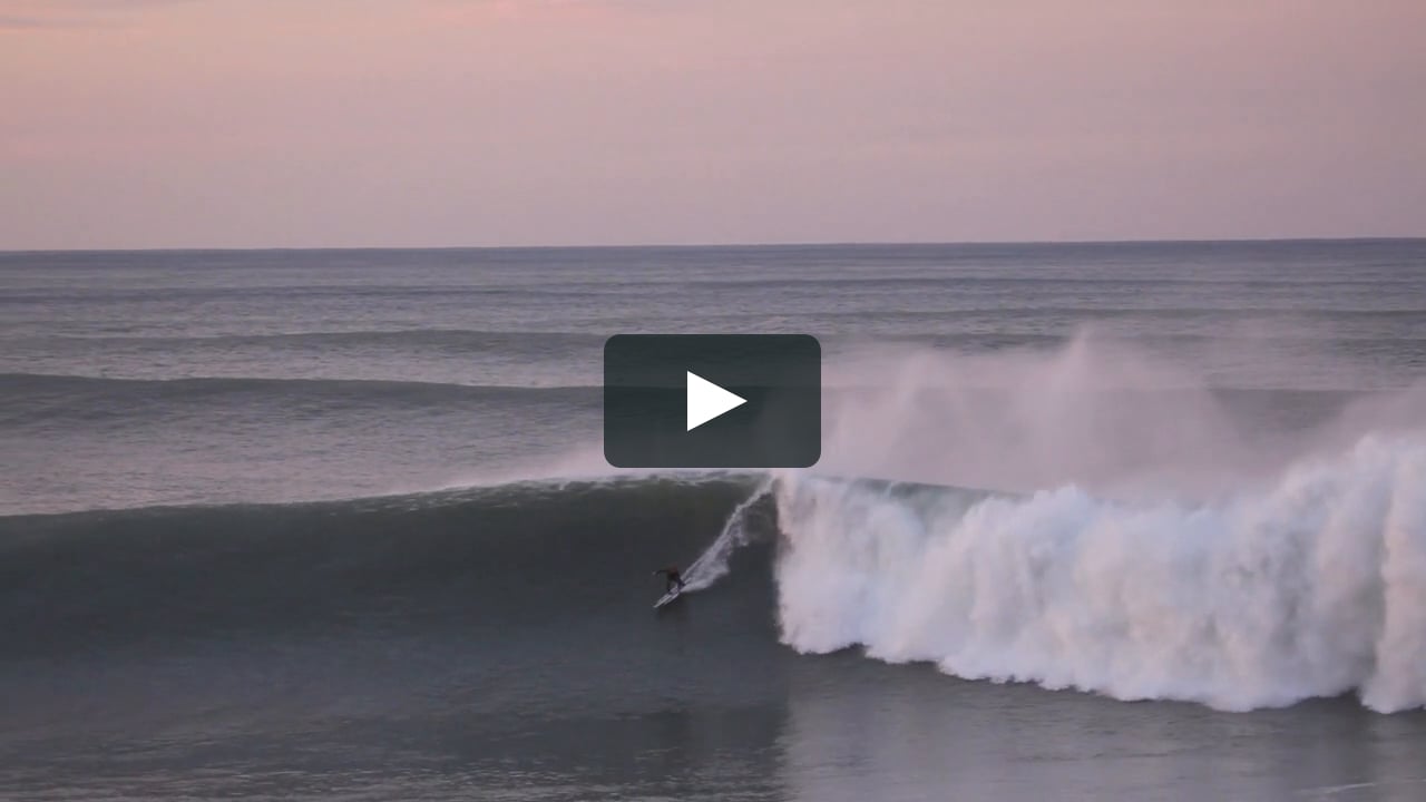KOHL CHRISTENSEN EN EL MEJOR SWELL DE ROCA PUTA