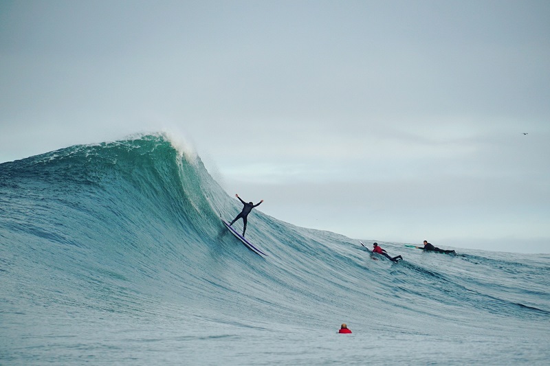 MAVERICKS, EL PRIMER SWELL. JON ASPURU • SURFER RULE