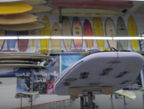 JOE ROPER: UN ICONO EN REPARAR TABLAS - SURFER RULE