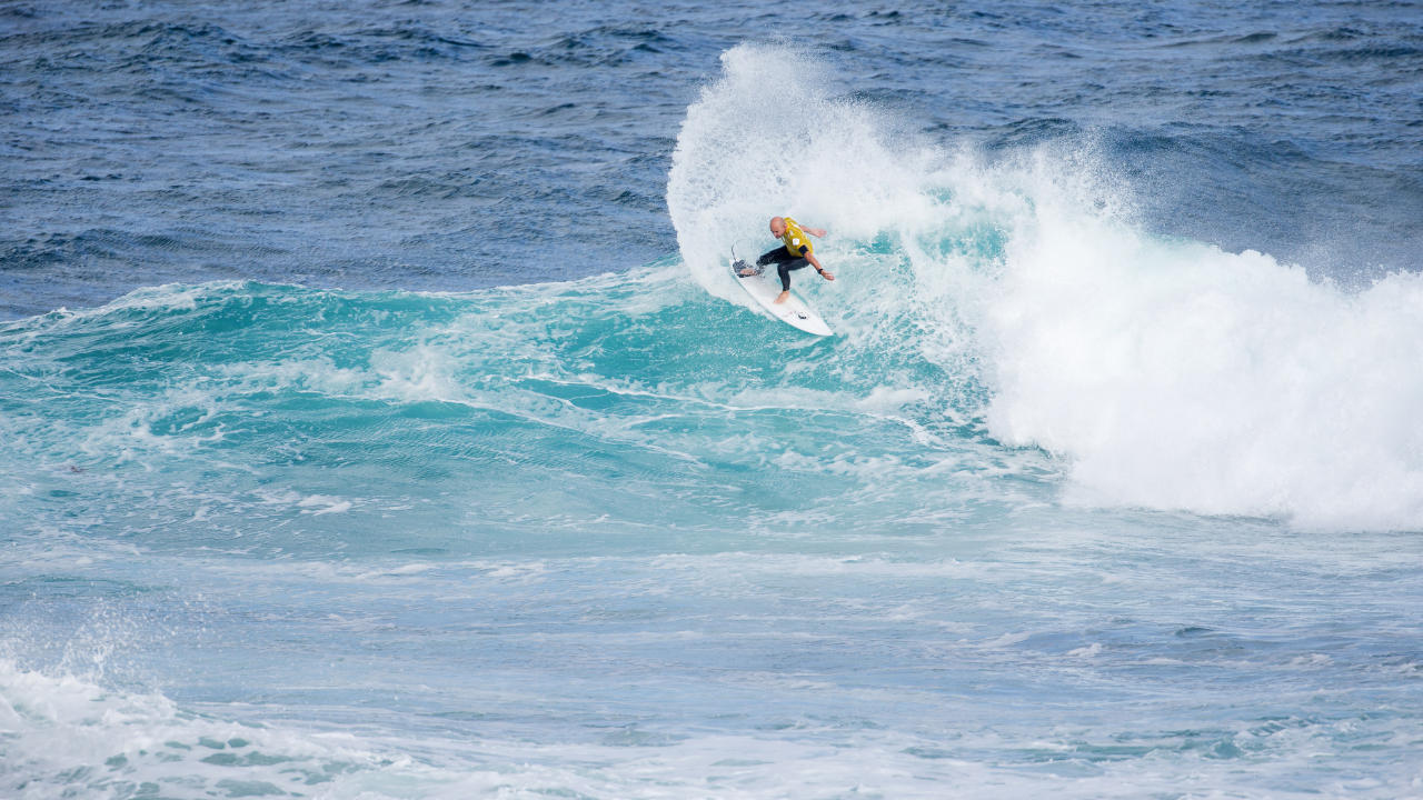 JAKE PATERSON, TRAS LOS EPISODIOS DE "SNAKETALES" • SURFER RULE • Más ...