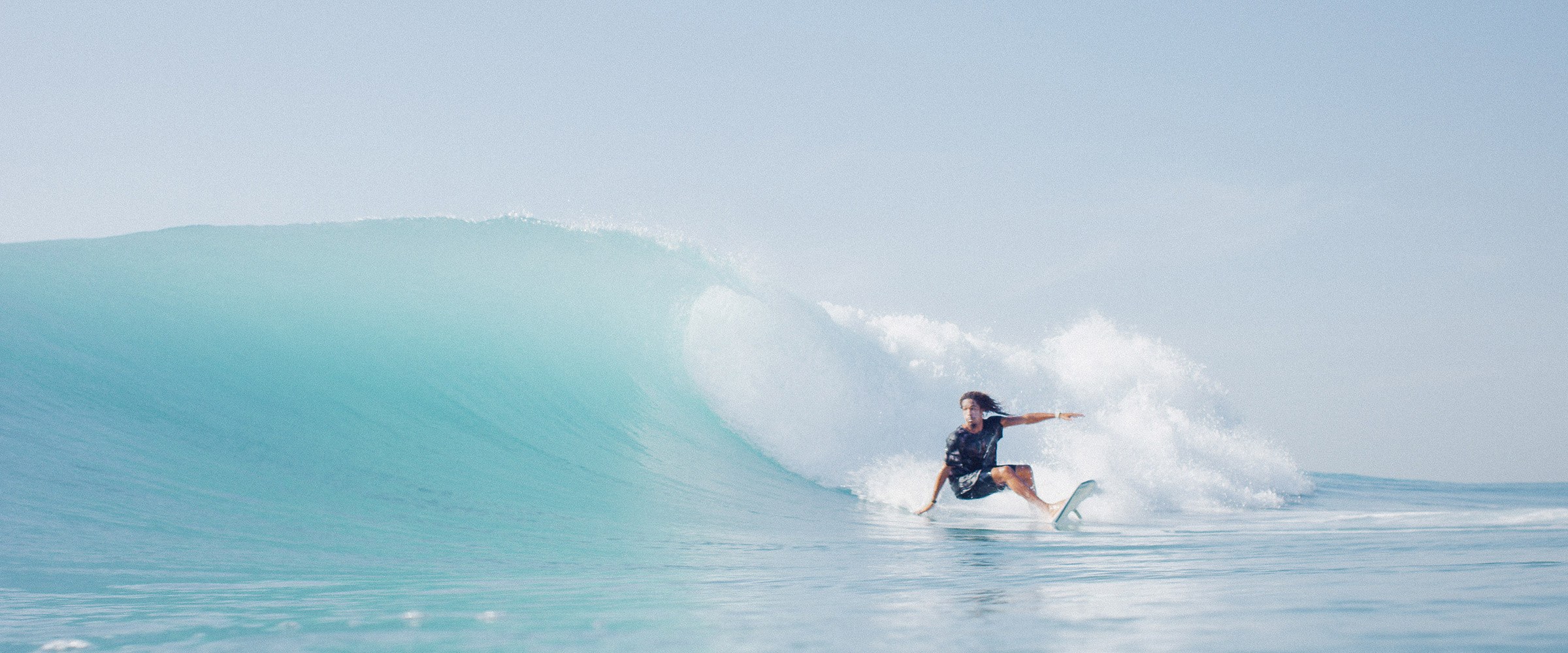 OUTDEH - THE YOUTH JAMAICA • SURFER RULE • Más que surf, olas gigantes ...