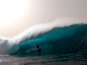 Manuel Lezcano en sus olas de invierno - SURFER RULE