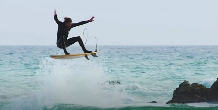 Nate Tyler en la serie The Radicals - SURFER RULE
