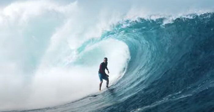 Cloudbreak, sesión de tubos fantásticos - SURFER RULE